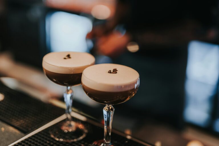 Top 7 Apres-Ski Drinks & Recipes for Your Alpine Escape